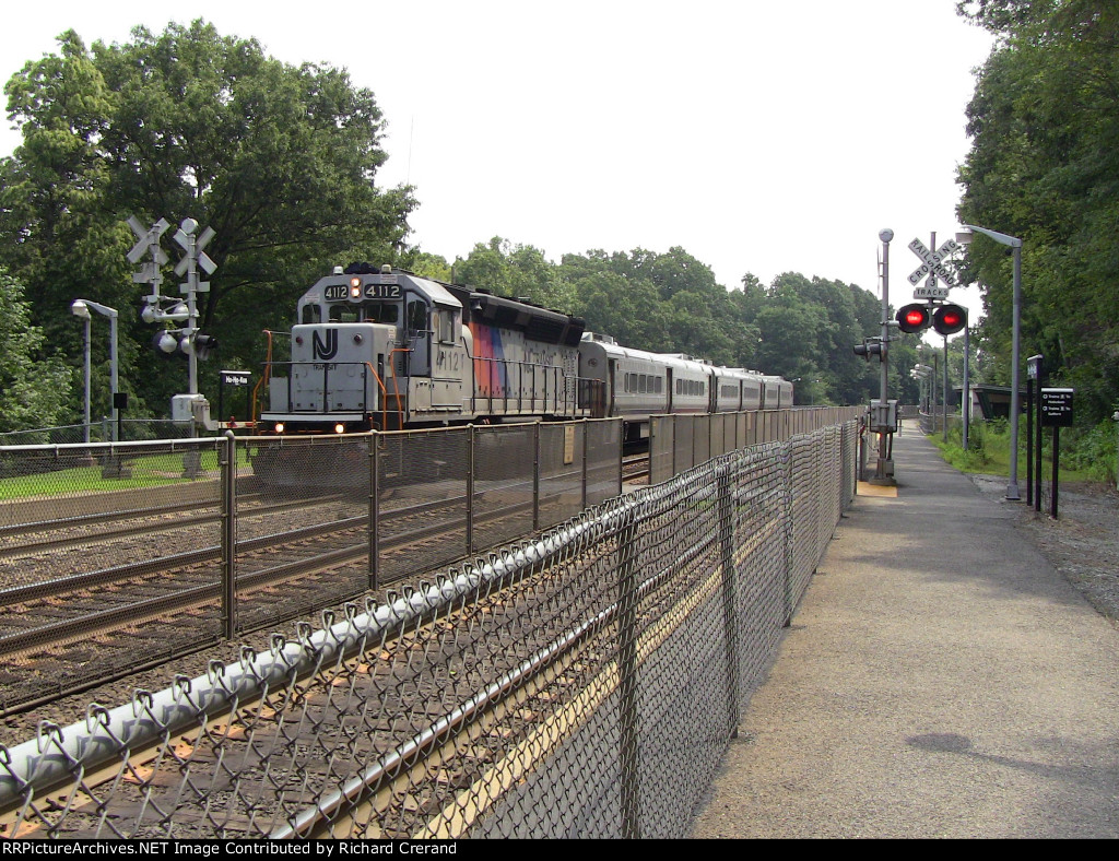 GP40PH-2 4112 on Train 1115